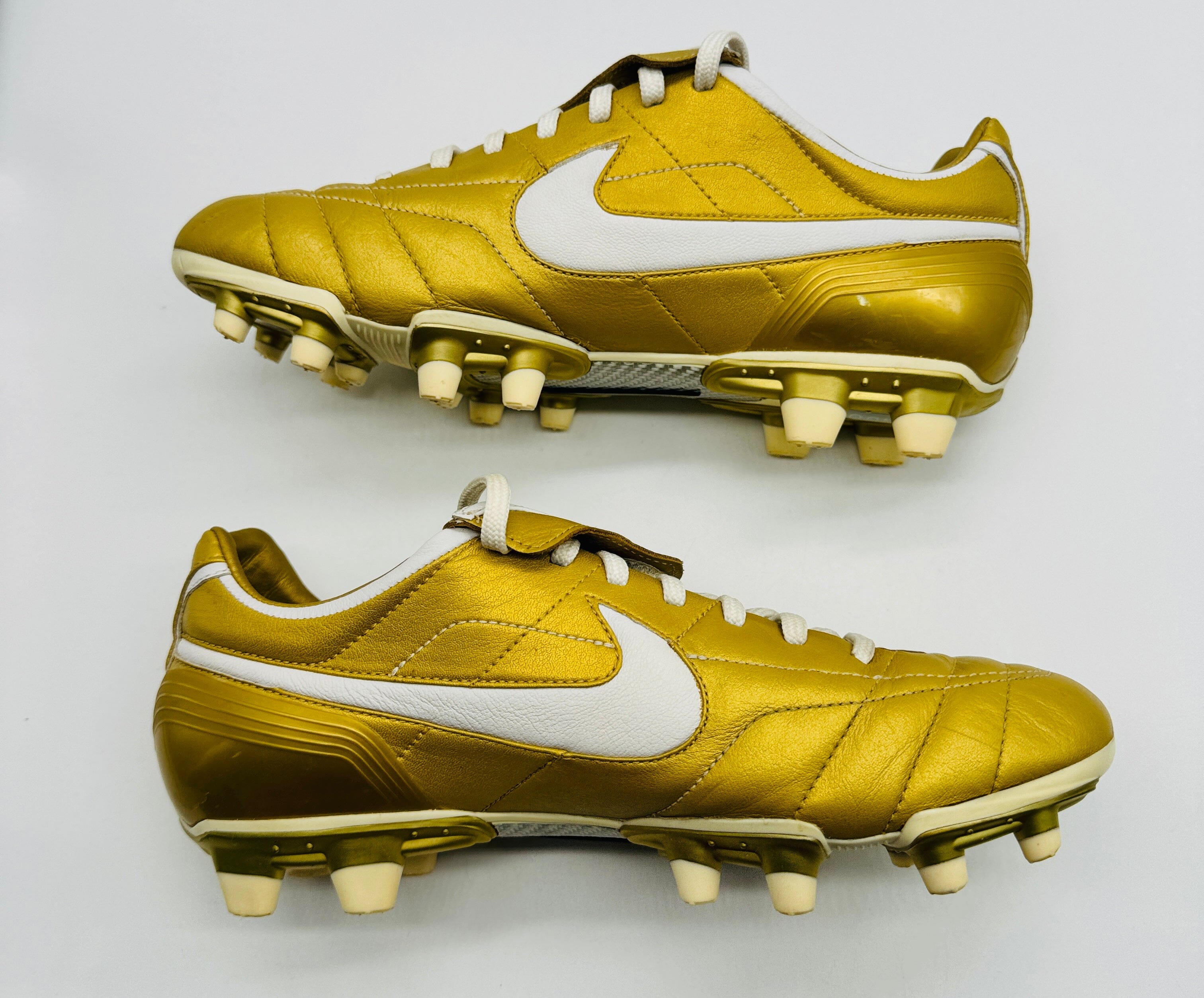 Buy rare & classic NIKE football boots online – Page 2