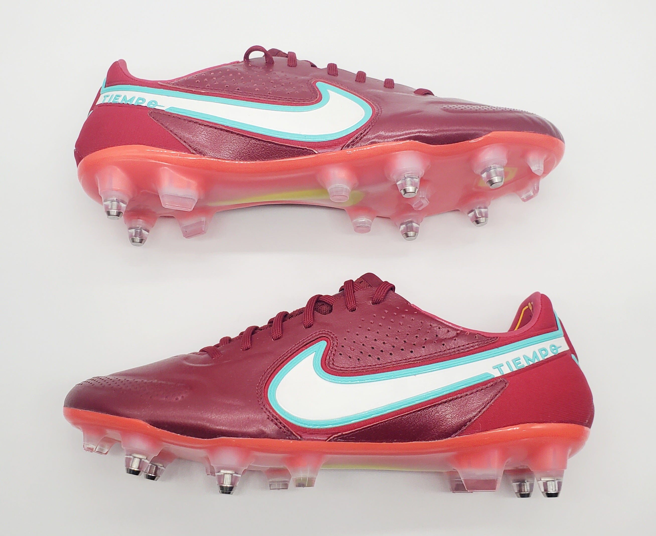 Buy rare & classic NIKE football boots online