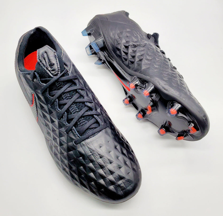 Buy rare & classic NIKE football boots online