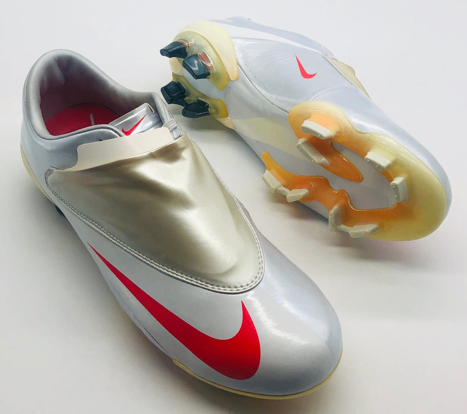 Buy rare & classic NIKE football boots online
